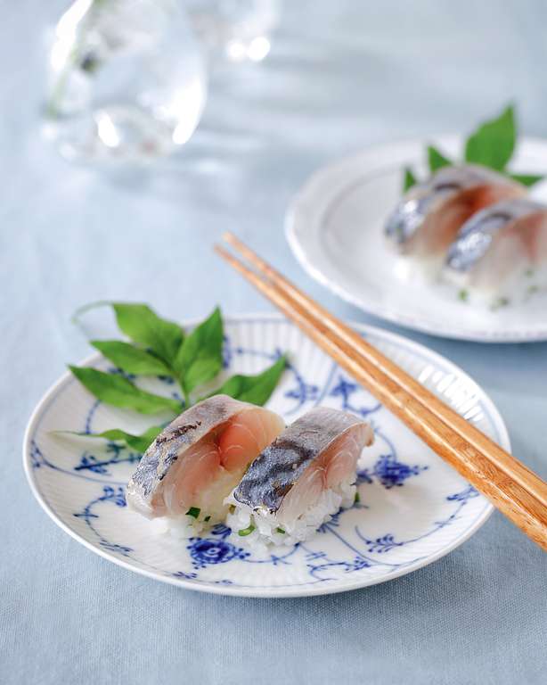 Shime Saba Bo Sushi (Marinated Mackerel Bo Sushi) - The Happy Foodie